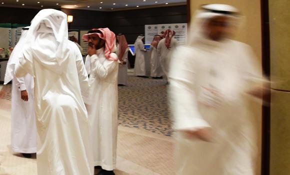 Private sector employees want reduced working hours - Eye of Riyadh