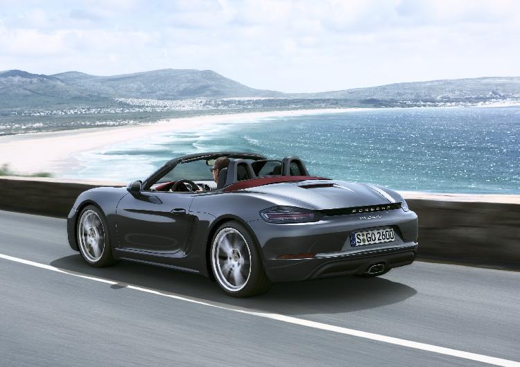 The new mid-engine roadster with four-cylinder engines: Porsche 718 ...