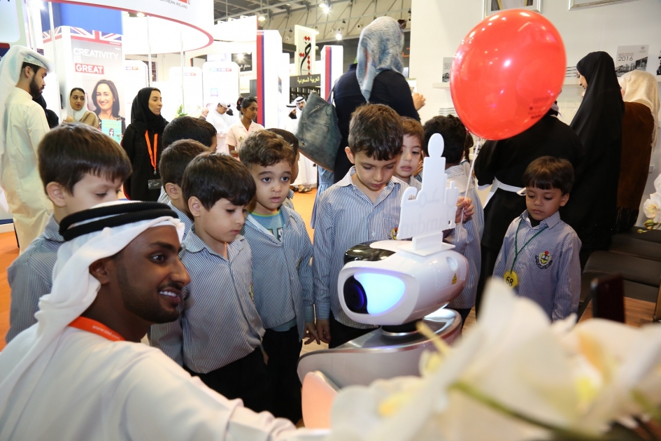 Sharjah Uses Robots to Make Numbers Attractive at SIBF 2017 - Eye of Riyadh