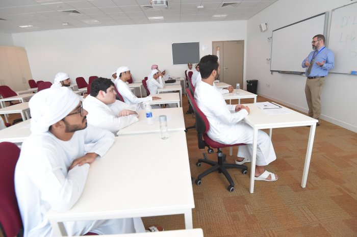 New 2018/2019 Academic Year Welcomes 2237 Freshmen, Zayed University ...