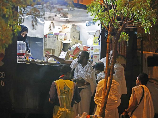 Food trucks serve in holy places for first time - Eye of Riyadh