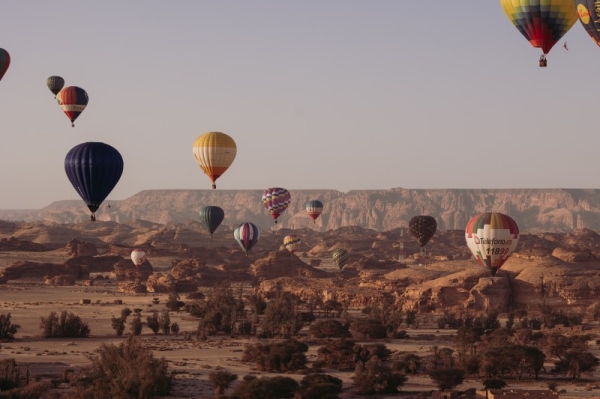 AlUla breaks world record for largest hot air balloon glow show - Eye ...
