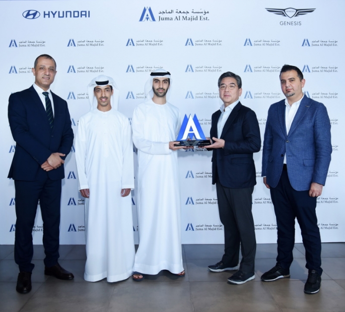 Juma Al Majid Est marks four-decade partnership with CEO of Hyundai ...