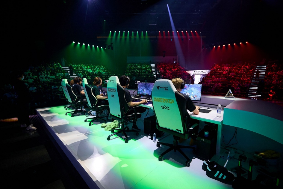 Esports World Cup Draws Unprecedented Viewership, Sellout Crowds ...