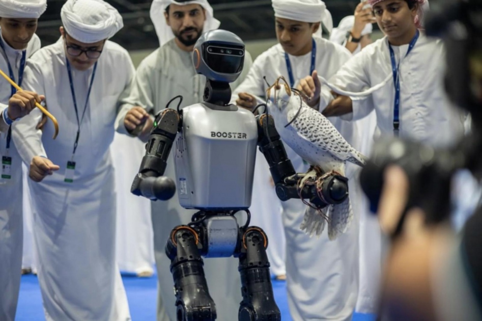 UAE cements global AI leadership with focus on human capital, training ...